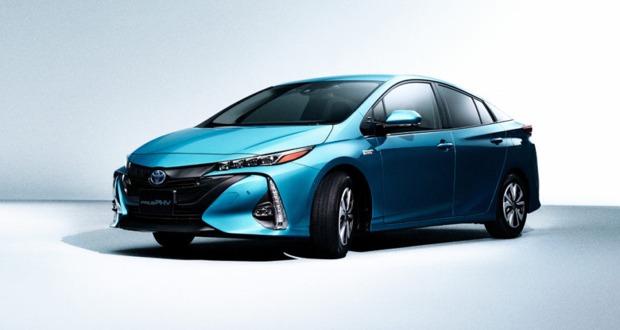 新型プリウスPHVの口コミ・評価まとめ！デカいナビが不評！？乗り心地はちょうど良いフワフワ感。総合的にPHVナンバー1じゃない？ – COOFEL｜セダン人気ランキング